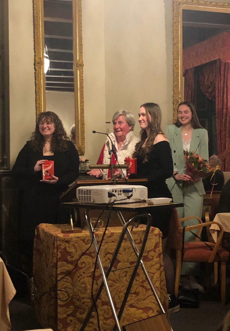 Hannah wint Odd Fellow Jeugdprijs 2024 - Winkler Prins